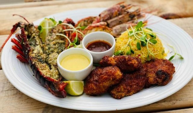 Seafood, sushi and Dutch meals at this seaside eatery