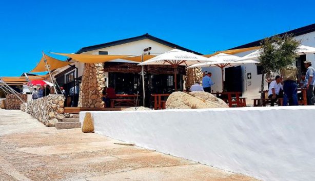 14 Fisheries and Fresh Fish Spots that Locals Love
