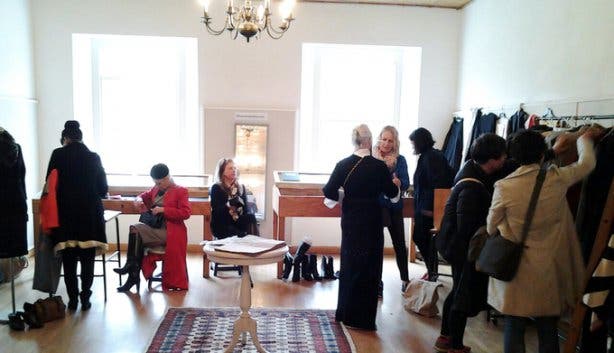 Wear Your Favourite Fashion Era with Some Finds From the Retro ...