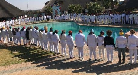 Doek On Fleek All White Picnic: Cape Town Women Unite
